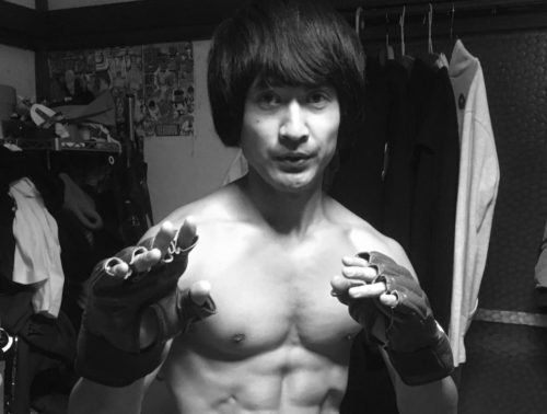 千葉ゴウ お笑い芸人 入間国際宣言 のwiki！筋肉と芸歴や経歴、ネタ動画は？【おもしろ荘】 うわさのアイツとアレとアレ！